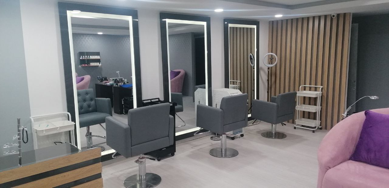 Enjoy our new look in hair Salon Armandeus Las Mercedes Caracas